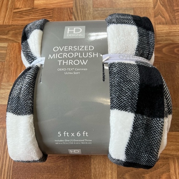 Hd Designs | Bedding | Oversized Microplush Throw Blanket Buffalo Check ...